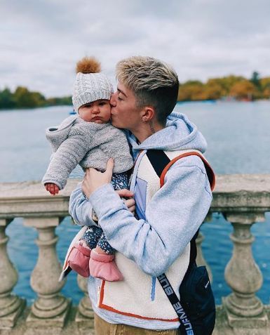 Pop Singer Jack Avery Age, Baby, Girlfriend, Net Worth, Siblings