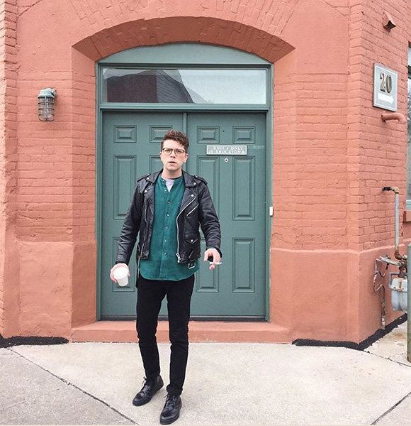 Michael Seater Dating Status, Net Worth, Family, Now