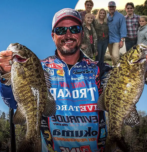 Scott Martin, 43, A Married Man; Glimpse On Family Moments