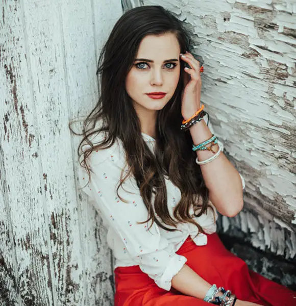 Tiffany Alvord Boyfriend, Married, Age, Family, Net Worth, Tour