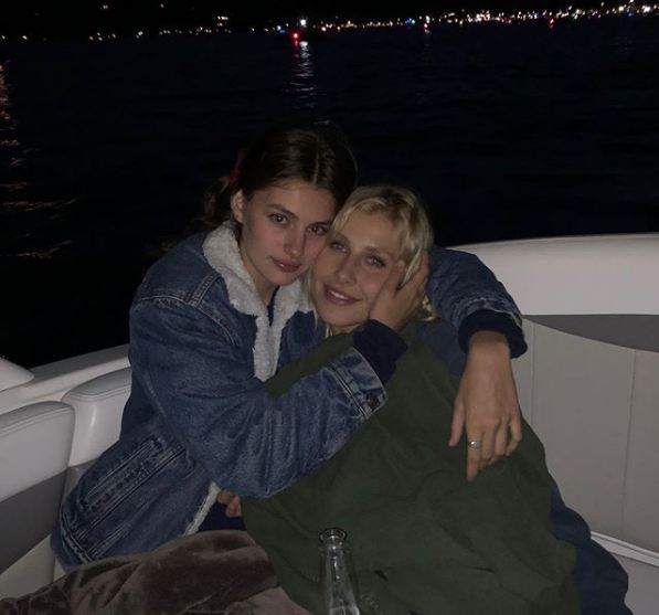 Is Diana Silvers Lesbian? Her Dating Status Now & Family Details