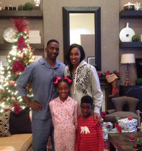 Dunk Expert Lisa Leslie's Husband Is Boeing 767 Captain, Flower Girls ...
