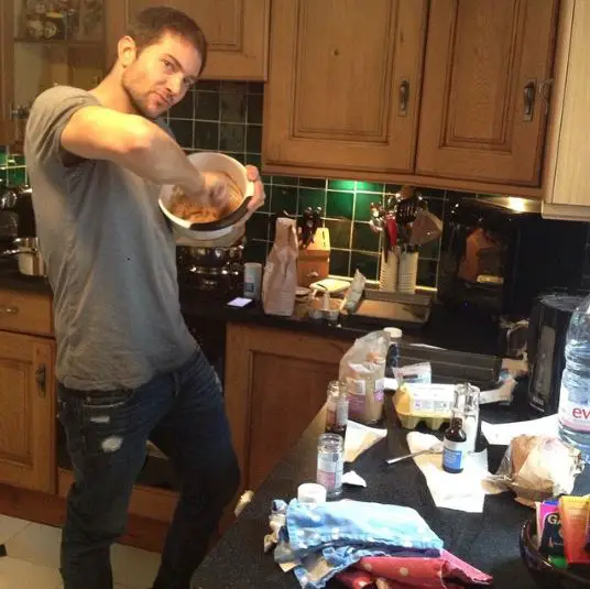 Is Luke Roberts Married? Or Still Dating His Actress Girlfriend?